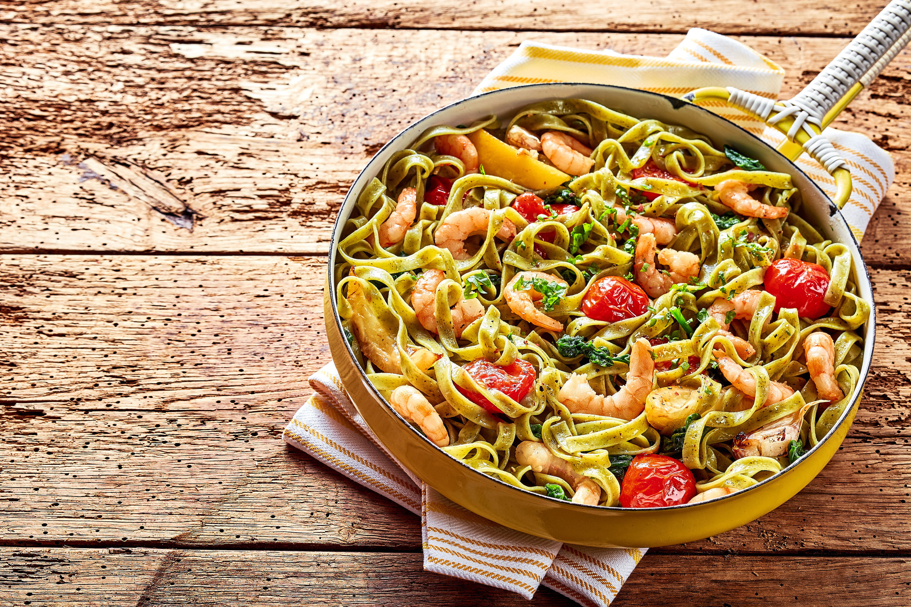 One-Pot-Pasta: Spinat und Garnelen Rezept | VidaVida